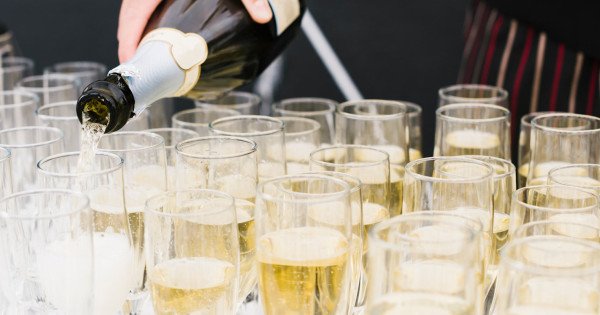 Champagne Choice For Wedding 8 Elegant Champagne Wedding Color Combos